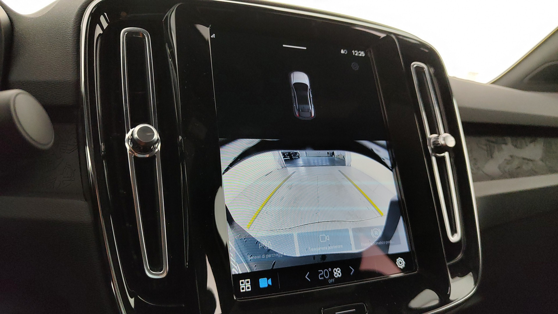 VOLVO EC40 Core Single Motor Extended Range - Gino S.p.A.