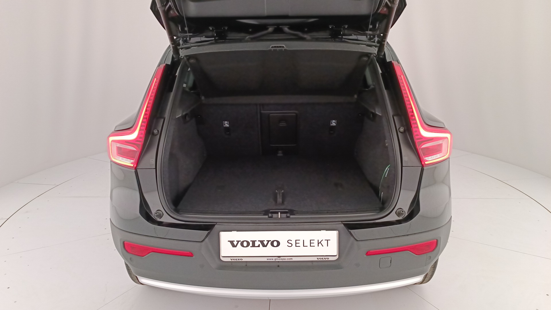 VOLVO XC40 Core B3 AUT - Gino S.p.A.