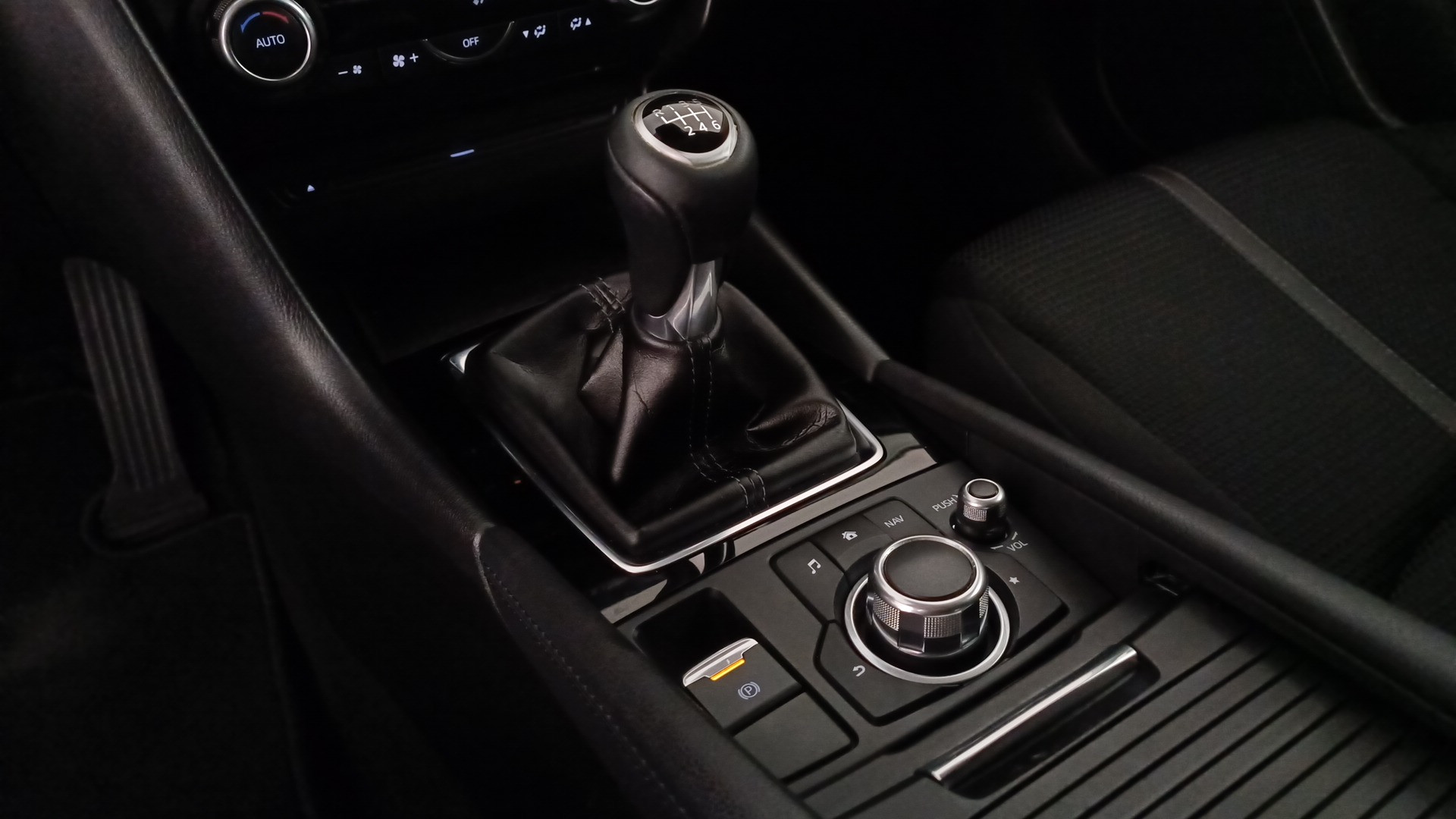 MAZDA 3 5p 1.5d Exceed 105cv my17 - Gino S.p.A.