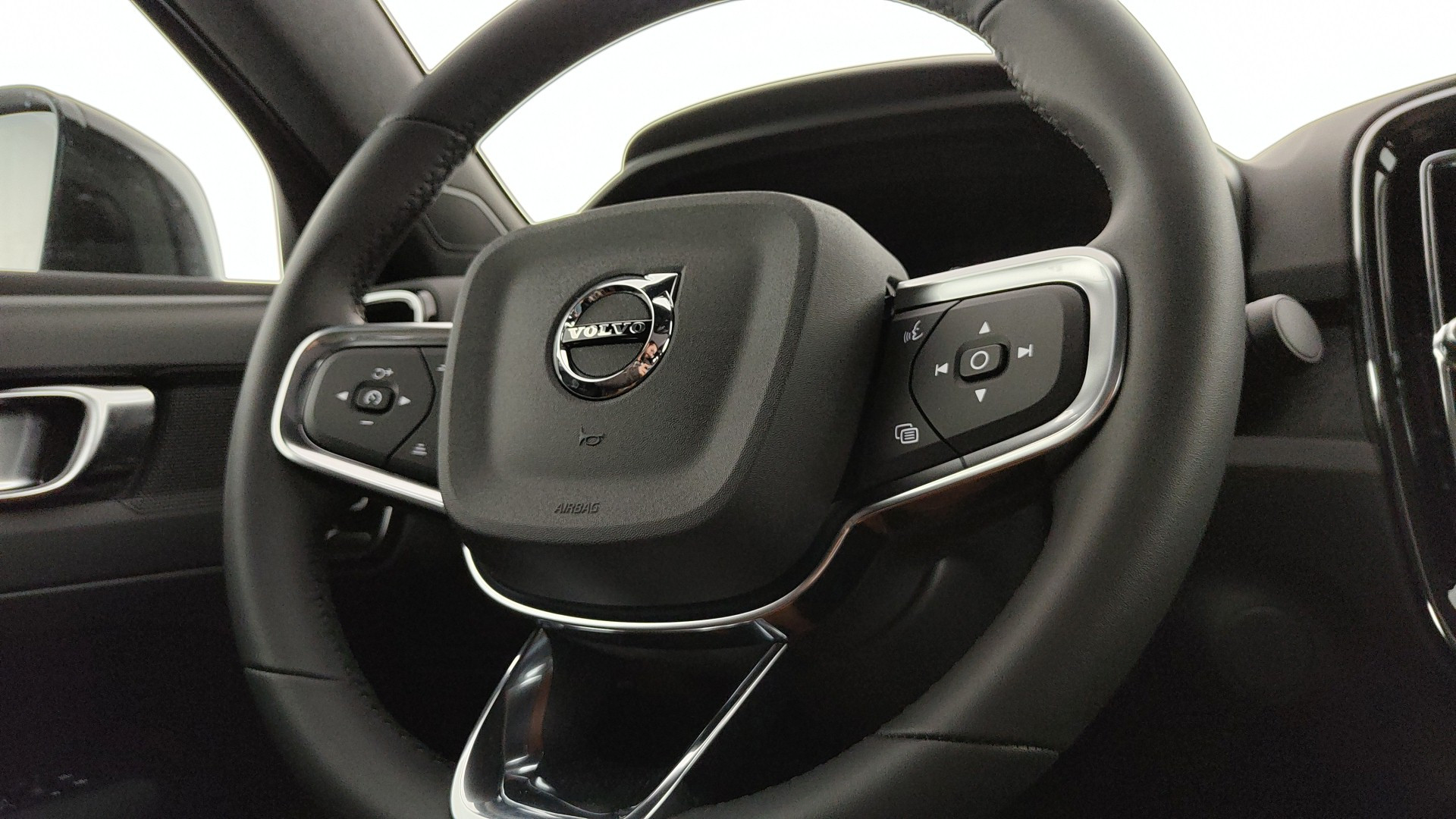 VOLVO EC40 Core Single Motor Extended Range - Gino S.p.A.