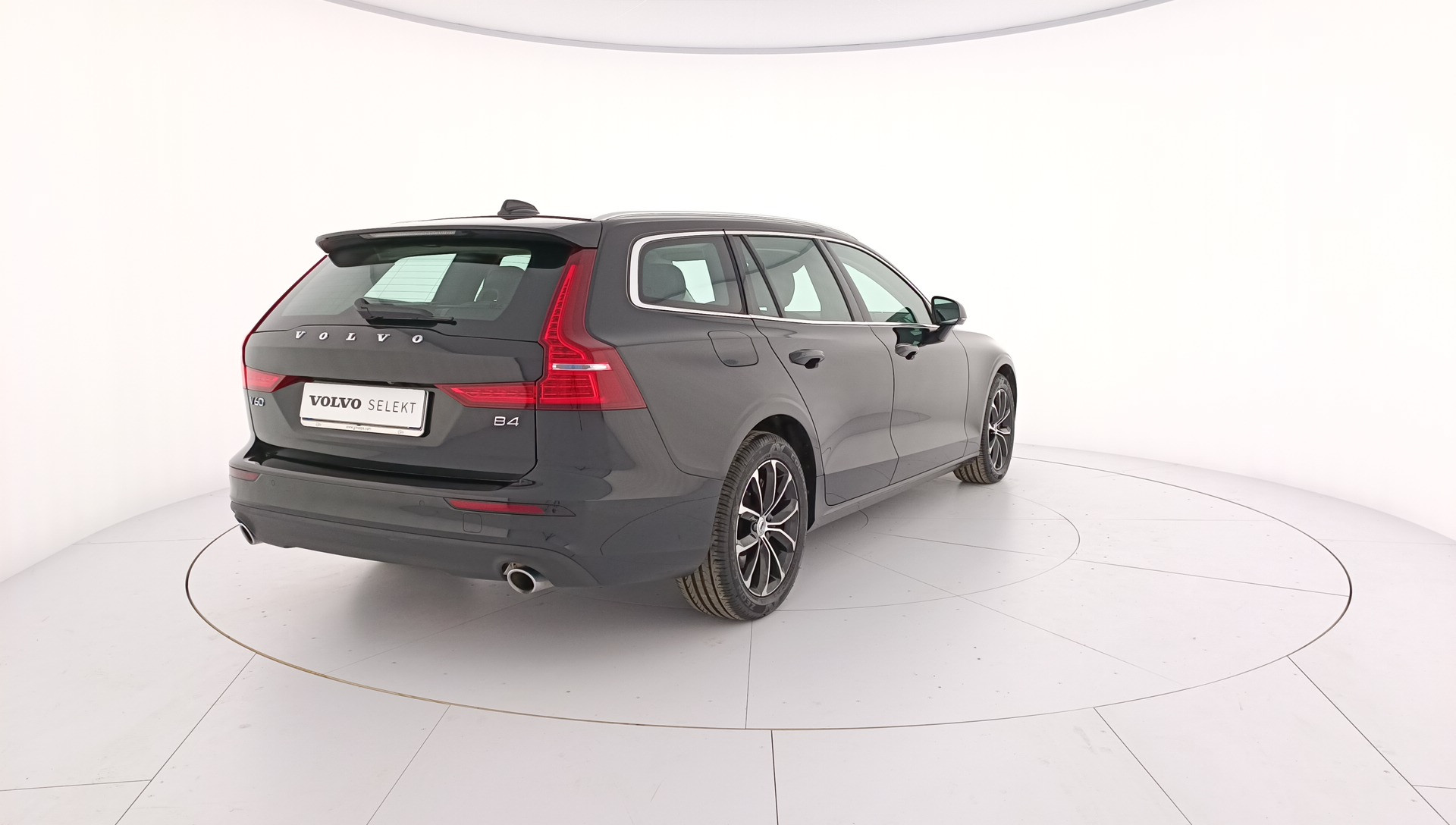 VOLVO V60 2.0 b4 Momentum Business Pro auto - Gino S.p.A.