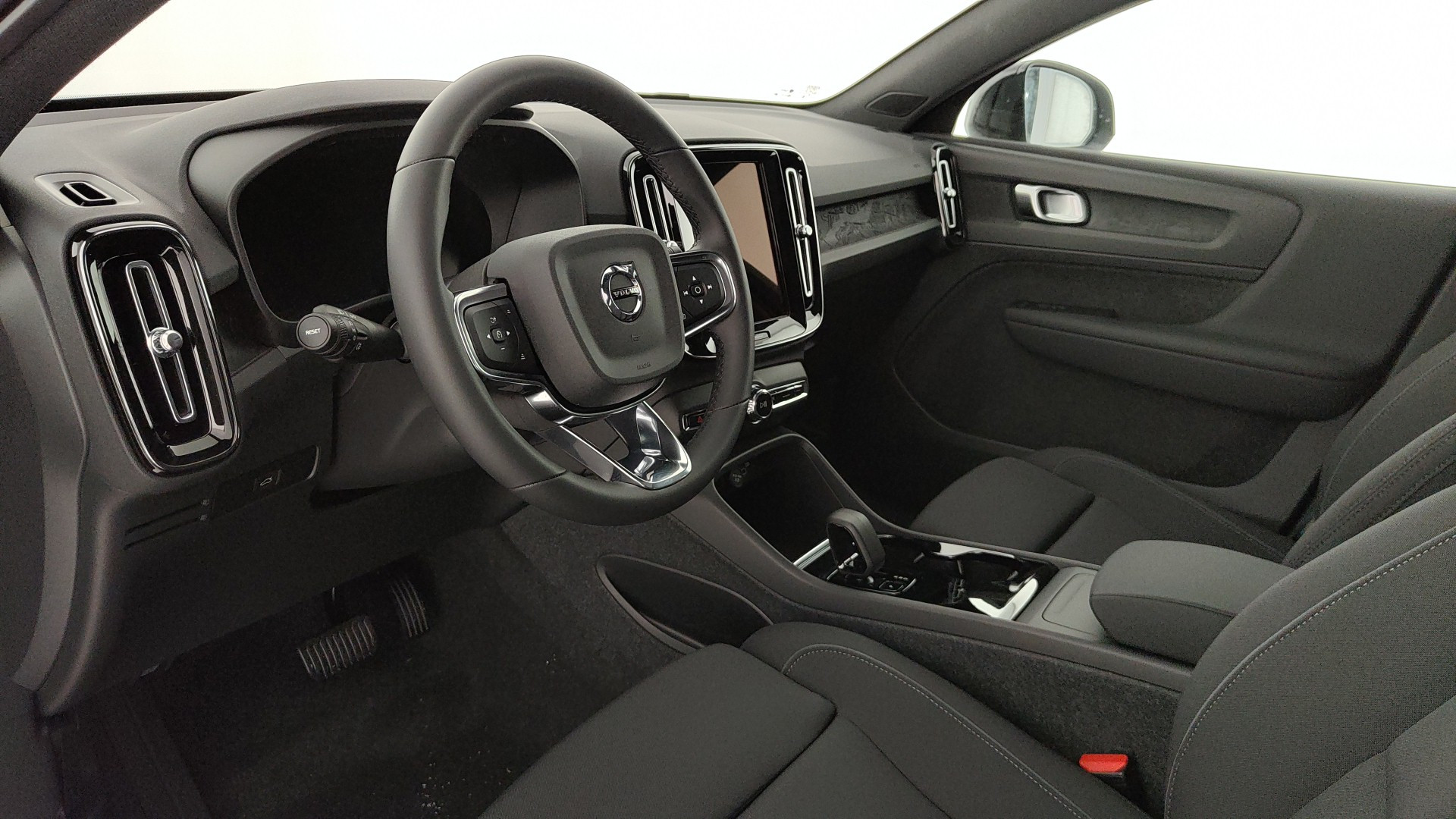 VOLVO EC40 Core Single Motor Extended Range - Gino S.p.A.