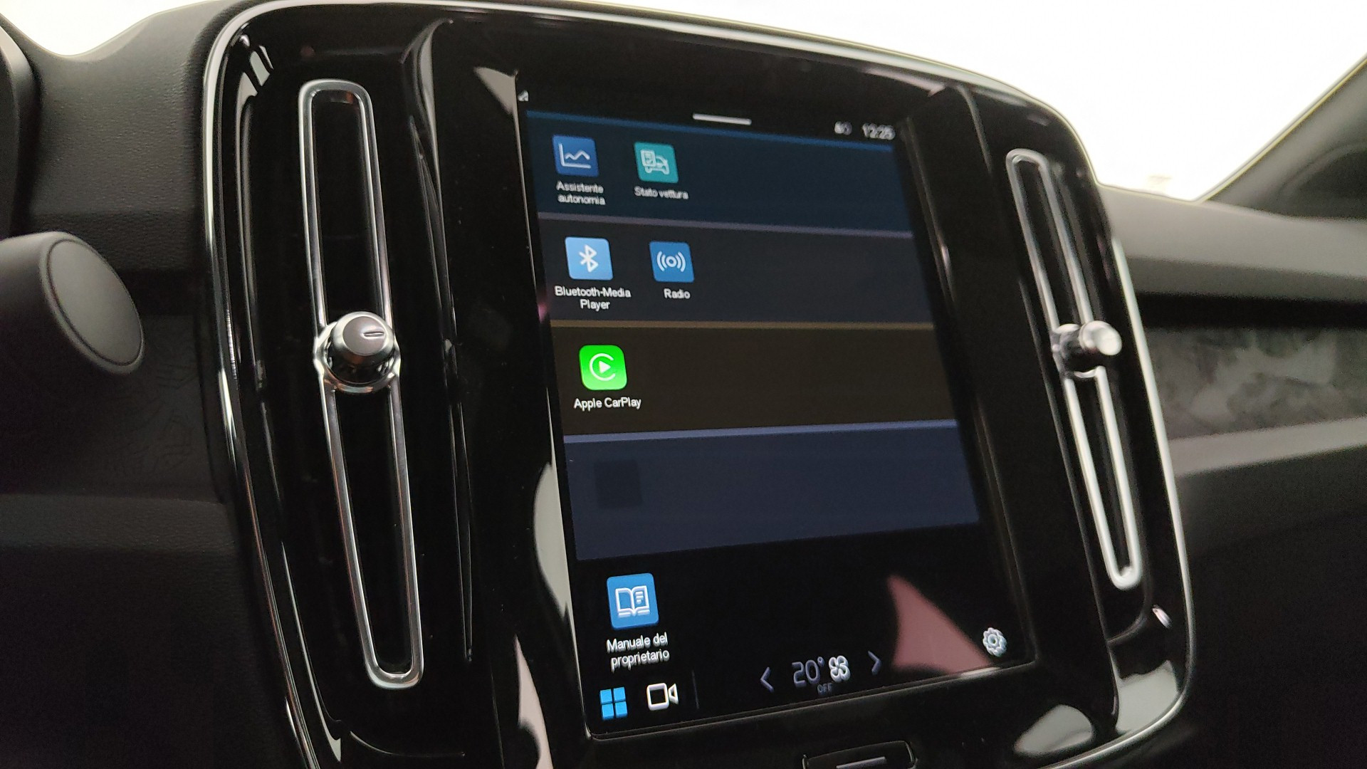 VOLVO EC40 Core Single Motor Extended Range - Gino S.p.A.